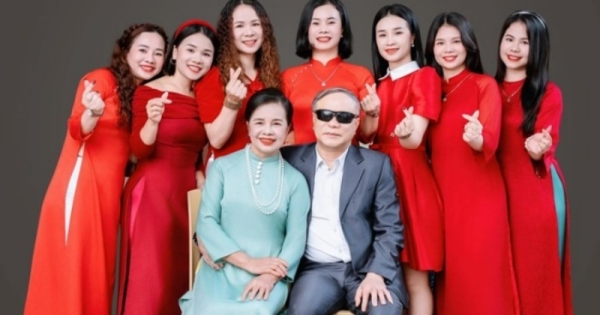 Người cha mù nuôi 7 con gái thành tài, U70 hưởng trái ngọt sau bao nhọc nhằn