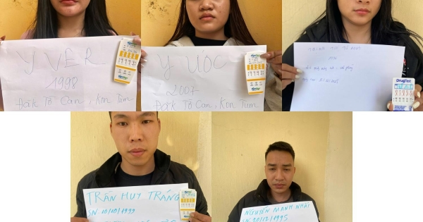 Phát hiện công an, 5 đối tượng đang "bay lắc" leo lên mái nhà vệ sinh lẩn trốn