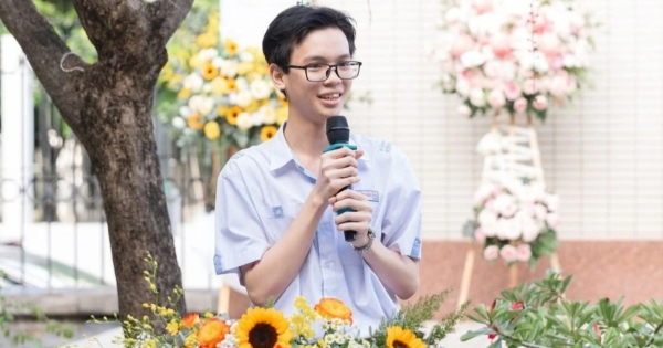 Thủ khoa 30 điểm khối B thú nhận "không thông minh", tiết lộ bí mật học 10 tiếng/ngày từ 5 giờ sáng