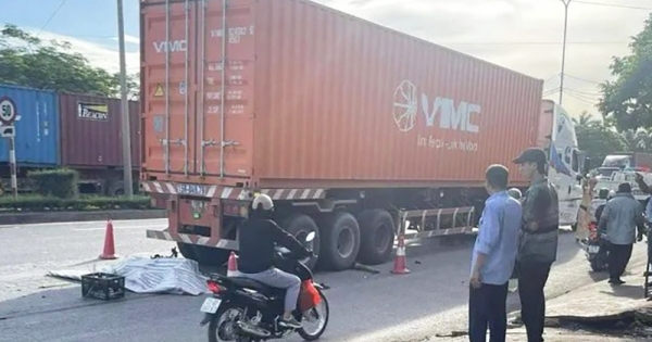 Tin tức tai nạn giao thông mới nhất ngày 14/7: Xe container tông dải phân cách