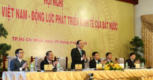 H?i ngh? ph?i th?c ch?t cho T? qu?c v doanh nghi?p