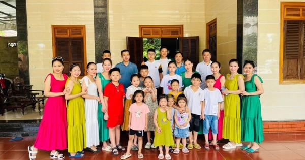 Gia đình ở Nghệ An có 8 con gái xinh đẹp, đều học ngành Y Dược vì lý do ...