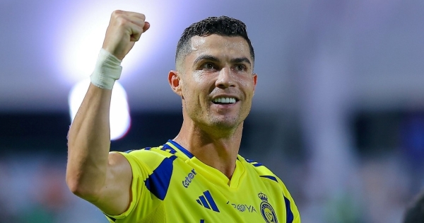 “Ngã ngửa” trước lý do “Quỷ đỏ” ký hợp đồng lần thứ hai với Ronaldo