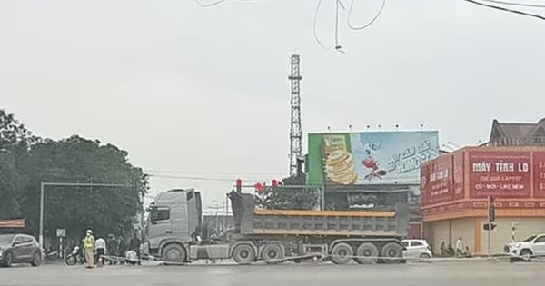 Xe tải va chạm với xe đạp điện, cụ bà tử vong thương tâm ở Nghệ An