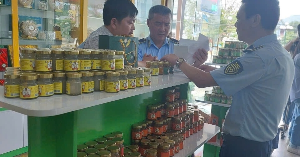 Tạm giữ hơn 23.000 lọ yến chưng nghi không đạt chất lượng ở Phú Thọ