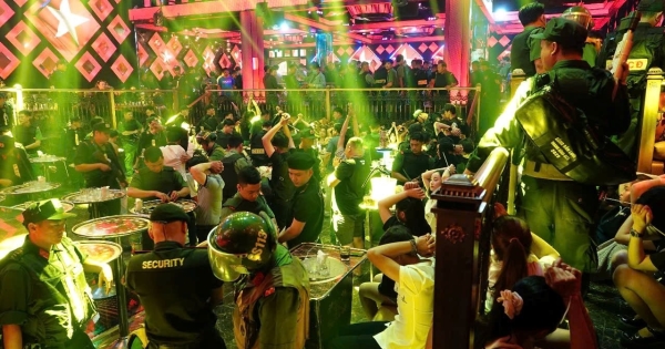 Đột kích bar Paris Night, vén màn bí mật của tụ điểm "ăn chơi trác táng"