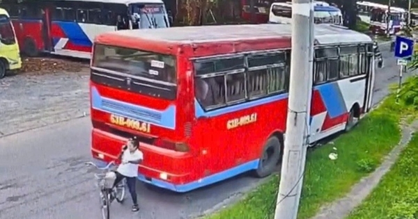 Nữ công nhân bị ô tô lùi cán tử vong, camera tiết lộ gì?