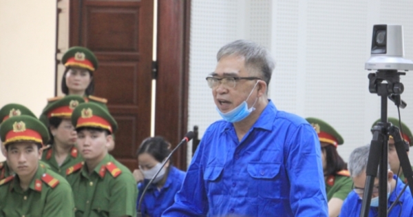 Cựu Giám đốc Công an TP.Hải Phòng cúi đầu gửi lời xin lỗi trong lời nói ...