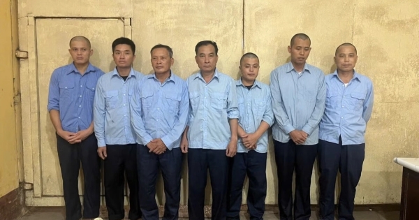 Triệt phá ổ nhóm khai thác 30.000m3 cát lậu trên sông Hồng, thu lợi ...