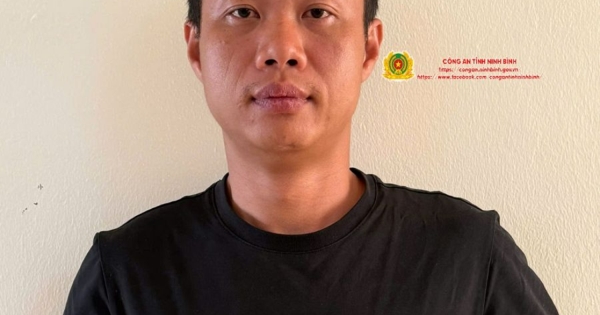 Phát hiện 3 nữ, 4 nam làm "điều mờ ám" trong căn phòng 302, công an thu ...