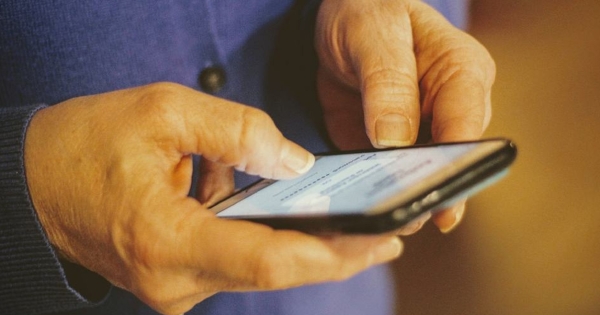 Bị lừa cài app điện lực giả, nhiều người dân bị rút sạch tiền trong tài ...