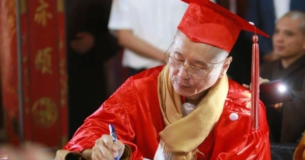 Bộ GD&ĐT thông tin ban đầu về "lùm xùm" bằng cấp của ông Vương Tấn Việt