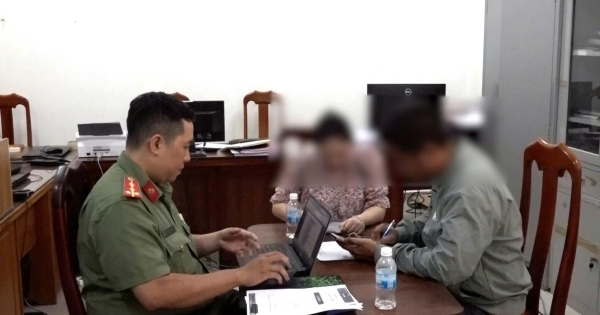 Công an giúp người đàn ông lấy lại 120 triệu đồng đã nộp vào tài khoản ...