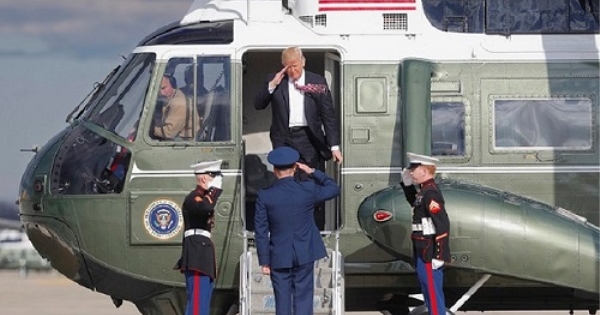Siêu trực thăng Marine One của Tổng thống Mỹ vừa được chuyển tới Việt ...