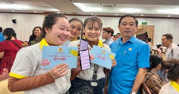 350.000 công nhân lao động TP.HCM "vỡ òa" khi được "ting ting" 1 triệu ...