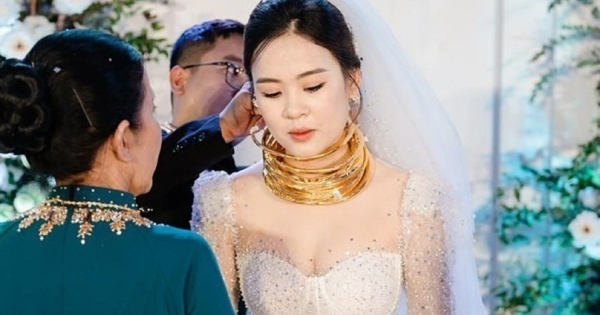Những cô dâu "số hưởng": Cô dâu Nghệ An đeo vàng che kín cổ, nhan sắc ...