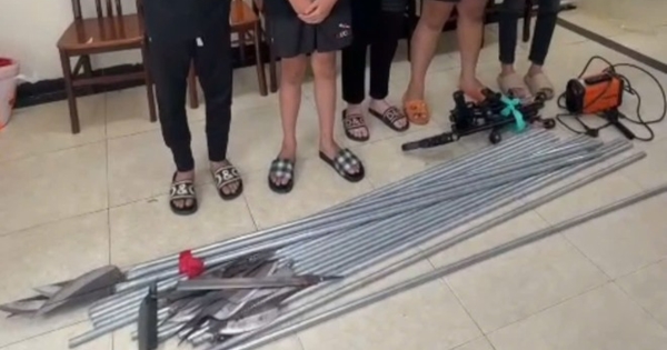 Đột kích "xưởng chế tạo vũ khí" ở Hà Nội, phát hiện thiếu niên 13 tuổi ...