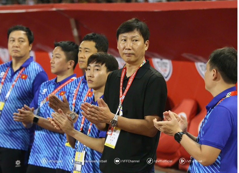 Thoát thua Philippines, HLV Kim Sang-sik nói gì?