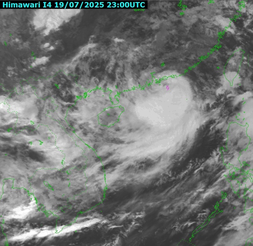 Tin bão số 3 hôm nay (20/7): Mạnh cấp 11, giật cấp 14, cách Quảng Ninh hơn 700km