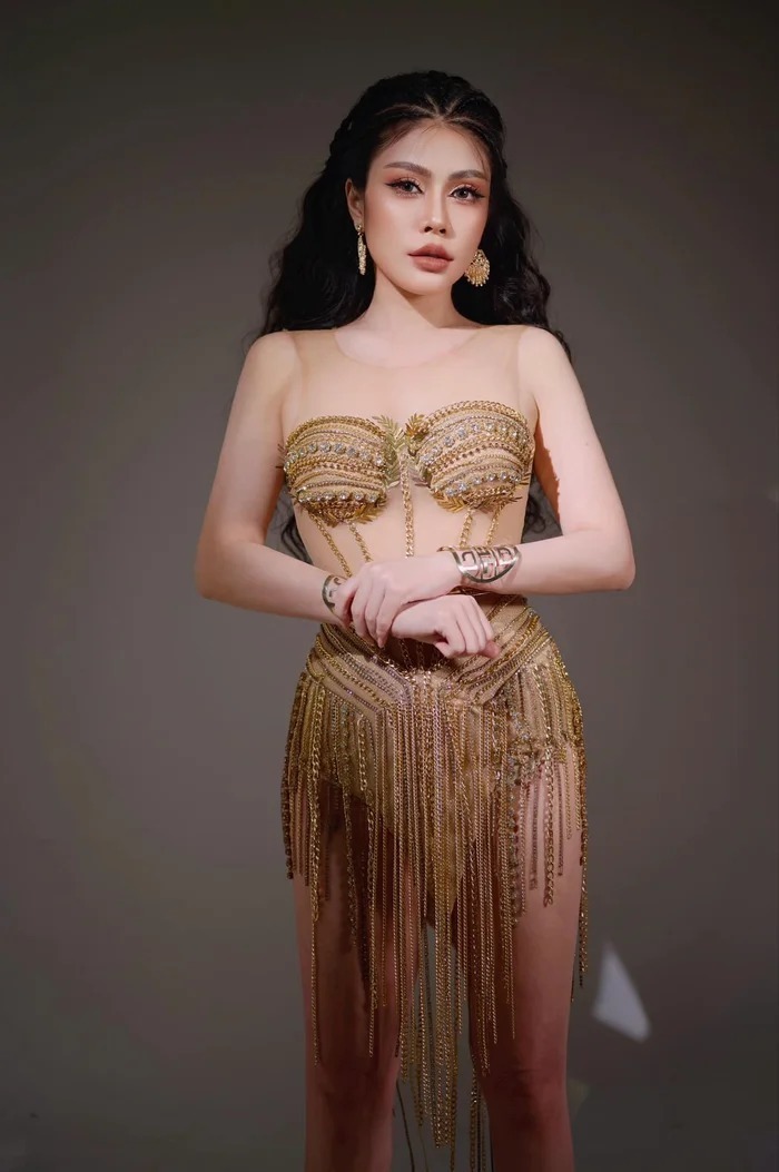 Nữ ca sĩ xinh đẹp nhập viện cấp cứu lần 3, tiết lộ tình trạng sức khỏe đáng lo ngại