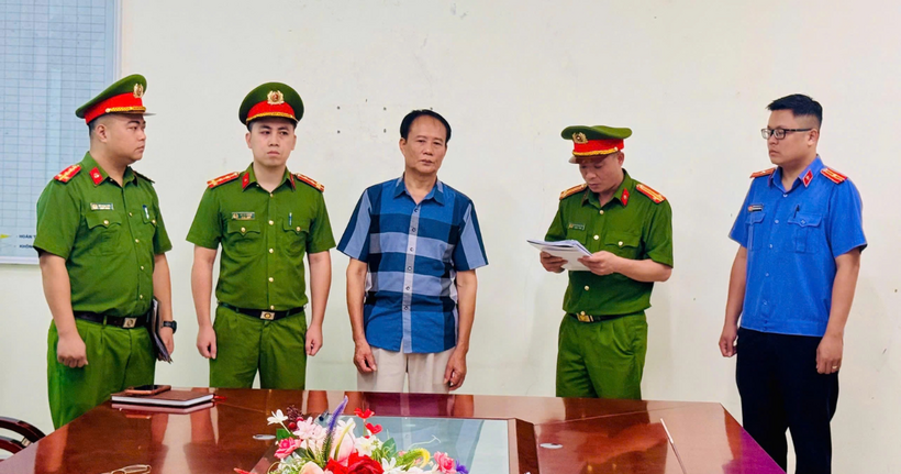 Bắt tạm giam 3 cựu cán bộ thuế liên quan sai phạm tại cửa khẩu Kim Thành
