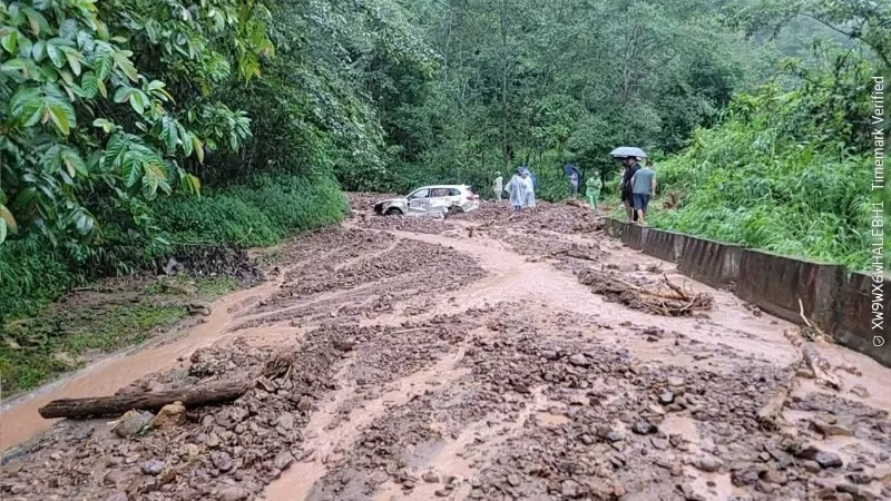 Lai Châu bị sạt lở do mưa lớn, 3 người tử vong thương tâm