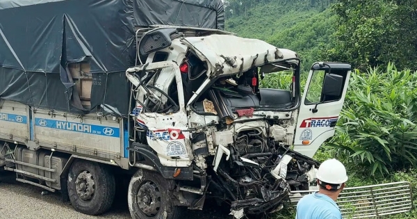 Tin tức tai nạn giao thông mới nhất ngày 21/10: 2 xe máy va chạm, 3 ...
